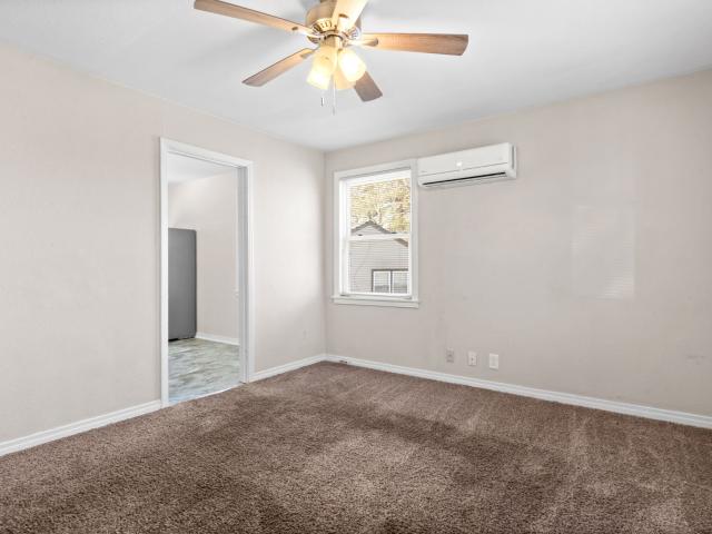 42 Maple St
