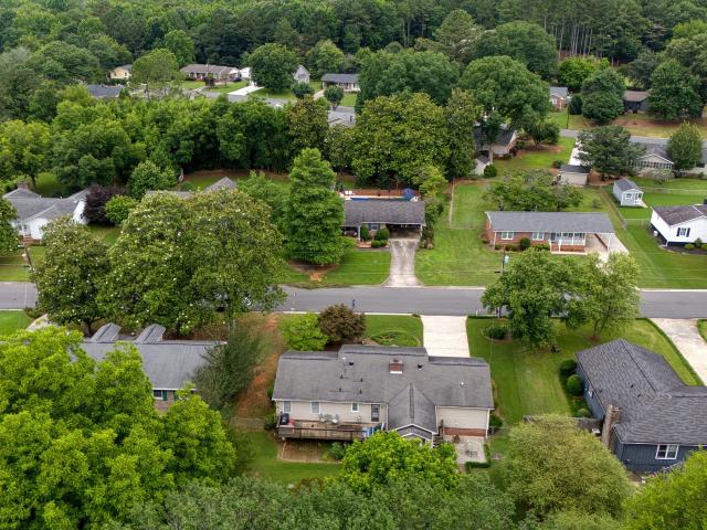 42 Maplewood Square SE