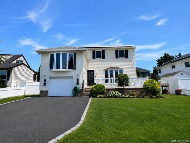 42 Marbourne Rd, Bethpage, NY 11714