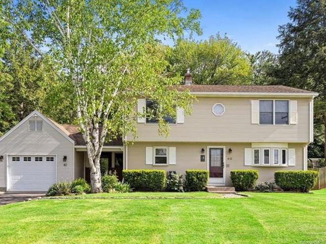 42 Meadowlark Rd, Enfield, CT 06082