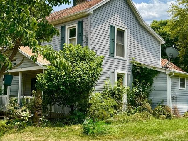 42 Moran Farm Ln, Troutville, VA 24175