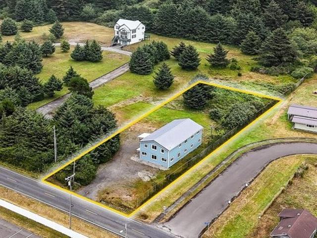 42 N First St, Pacific Beach, WA 98571