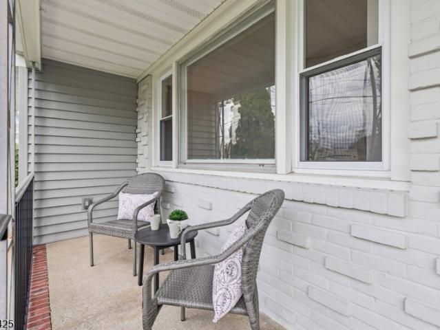 42 Nomahegan Ct