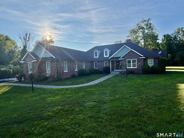 42 Oaklawn Dr, Barkhamsted, CT 06063