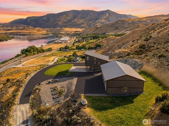 42 Osprey Nest Rd, Pateros, WA 98846