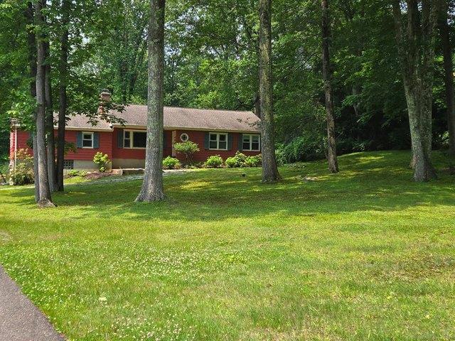 42 Peck Hill Rd, Woodbridge, CT 06525