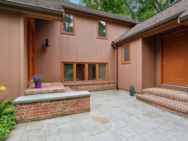 42 Pin Oak Rd