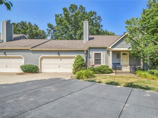 42 Pond Dr, Rocky River, OH 44116