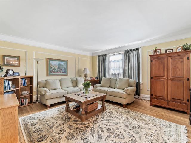42 Pondfield W 6D