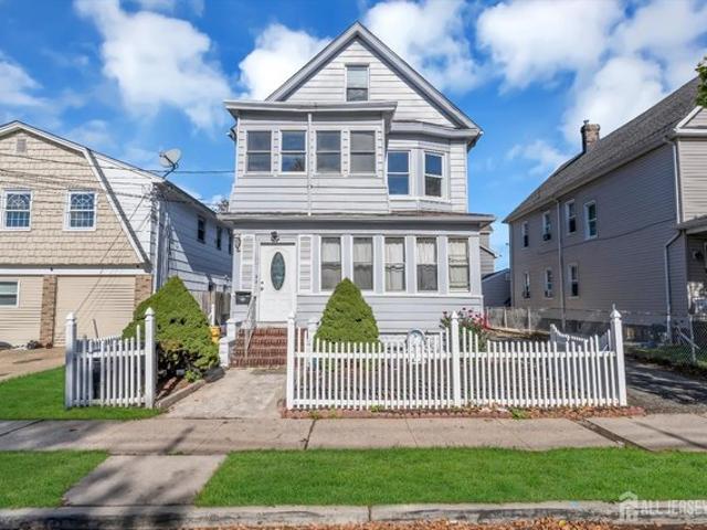 42 Pulaski Ave, Carteret, NJ 07008