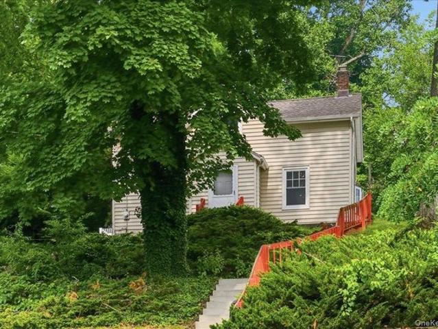 42 Revolutionary Rd, Ossining, NY 10562