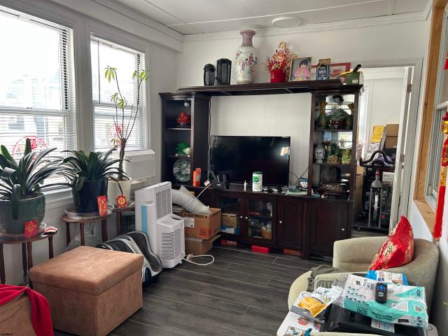 42 S Delancy Pl