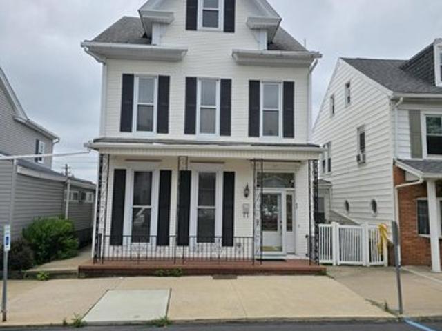 42 S Hickory St, Mount Carmel, PA 17851