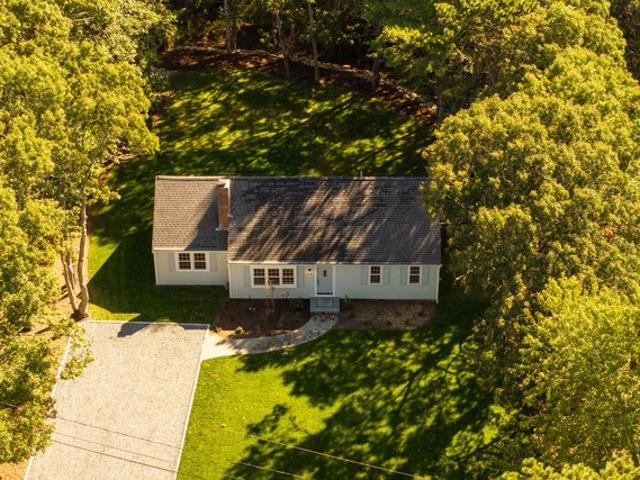 42 Sandy Valley Rd, Marstons Mills, MA 02648