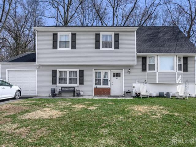 42 Sefton Cir, Piscataway, NJ 08854