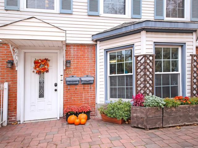 42 Sherman Pl # 1