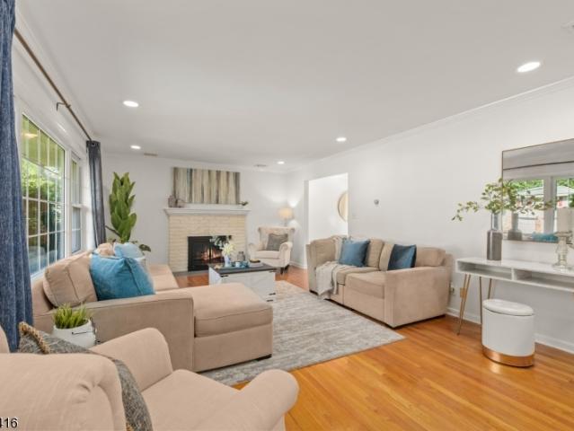 42 Sherwood Dr