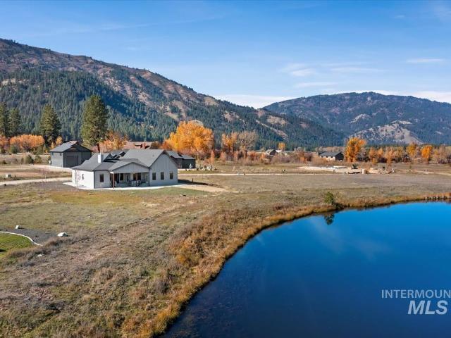 42 Singing Springs Way + Lot 6