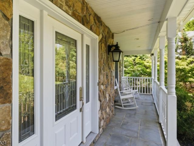 42 Spring Valley Rd