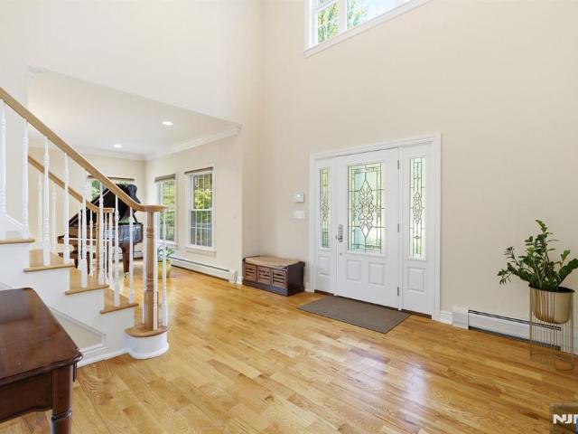 42 Spring Valley Road