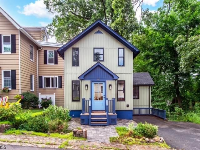 42 St Johns Ave