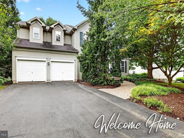 42 Stonehedge Dr, Hightstown, NJ 08520