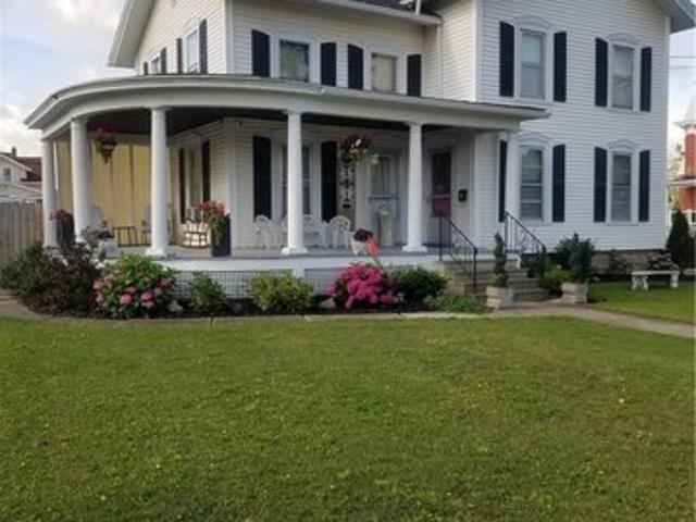 42 State St, Middleport, NY 14105