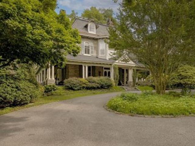 42 Summit St, Philadelphia, PA 19118