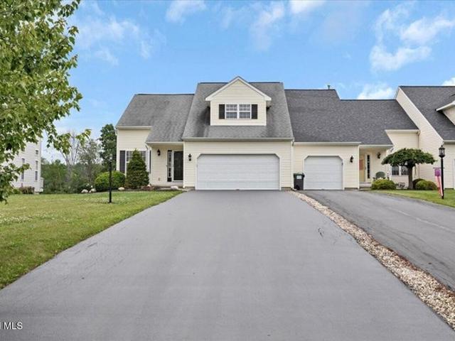 42A Raylinsky Ln, Mechanicville, NY 12118