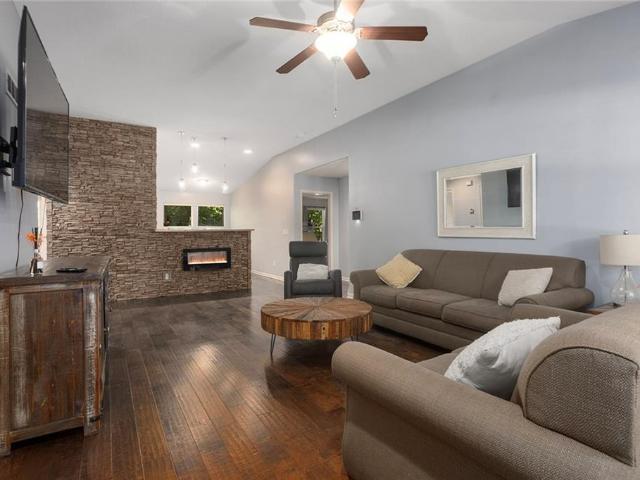 4304 NE 85th Street