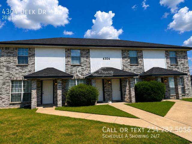 4304 Deek Dr, 2 beds, 1 full and 1 half bath
