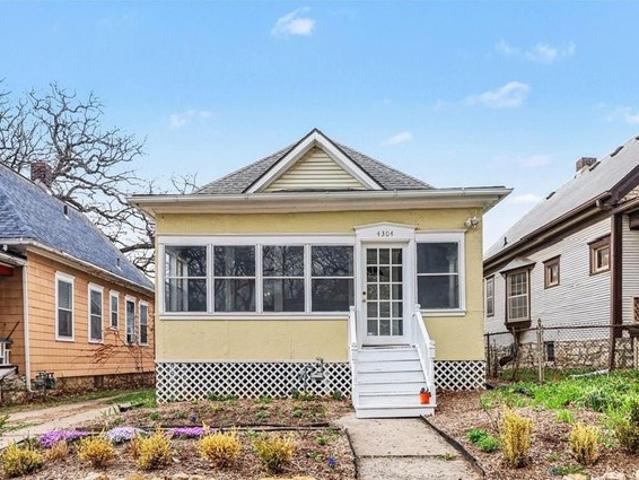 4304 Holmes St, Kansas City, MO 64110