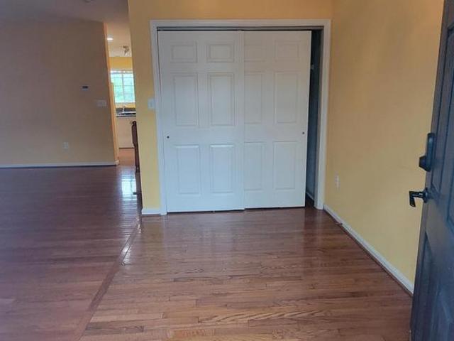 43052 Candlewick Square