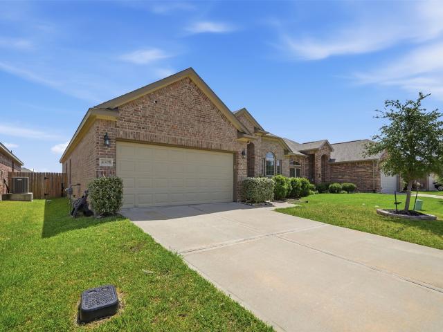 4305 E Bayou Maison Circle