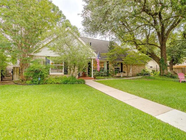4305 Elmwood Drive