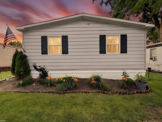 43060 Frontenac Ave, Sterling Heights, MI 48314