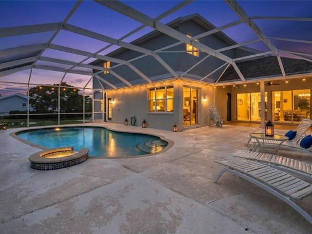 4306 Barracuda Dr, Bradenton, FL 34208