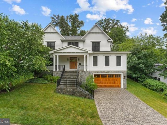 4306 40th St N, Arlington, VA 22207