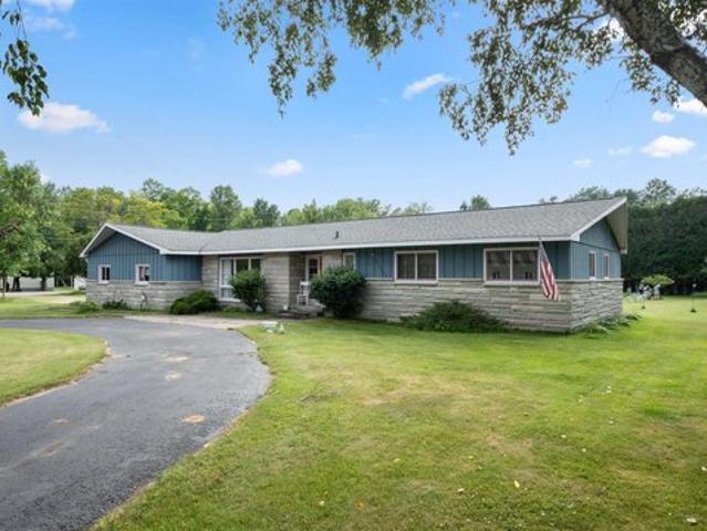 4307 M Rd, Escanaba, MI 49829