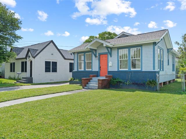4307 Avenue Q 1/2