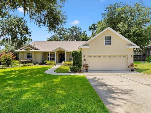 4307 Serene Cir, Fruitland Park, FL 34731