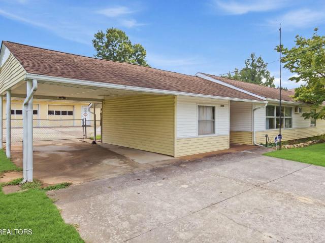 4308 NW Roaming Rd