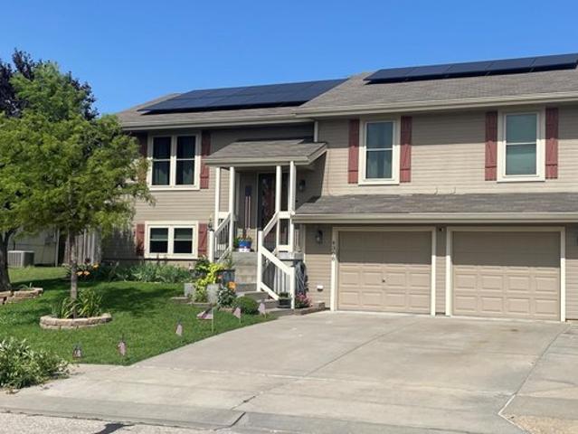 4308 SE Horseshoe Bend Dr, Topeka, KS 66609