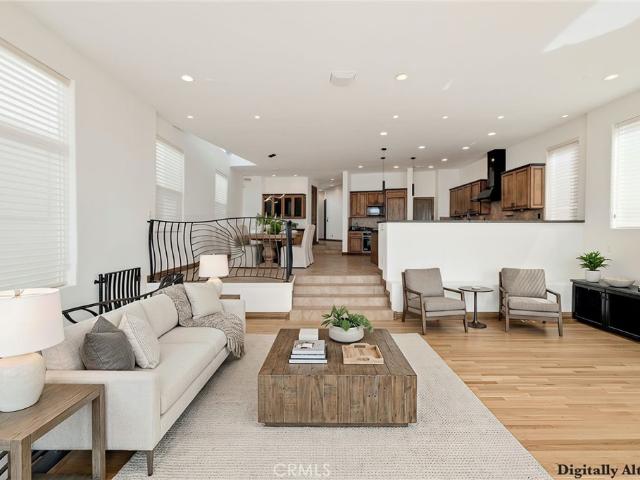4308 The Strand
