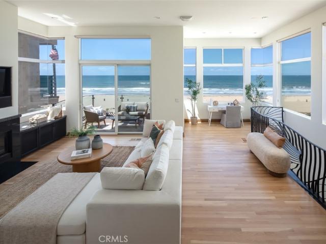4308 The Strand