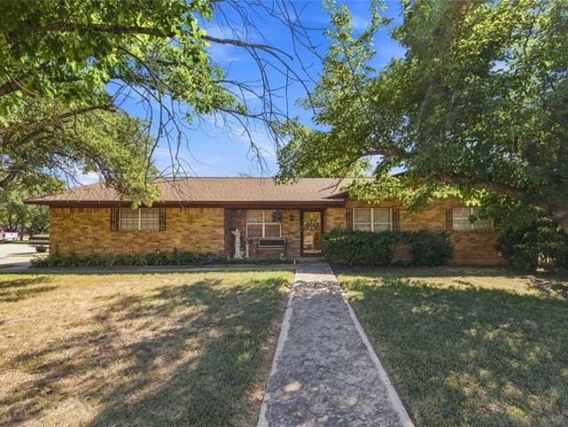 4309 9th St, Brownwood, TX 76801