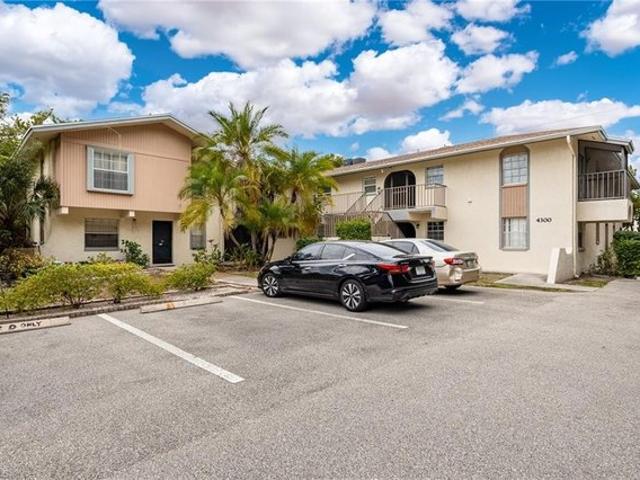 4300 Gulfstream Dr Apt 1C, Naples, FL 34112