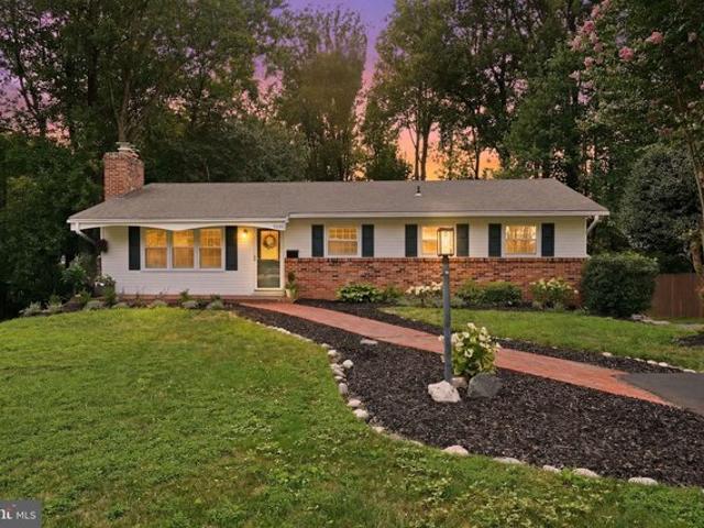 4300 Lamarre Dr, Fairfax, VA 22030