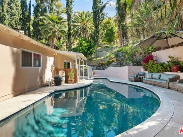 4300 Pampas Rd, Woodland Hills, CA 91364