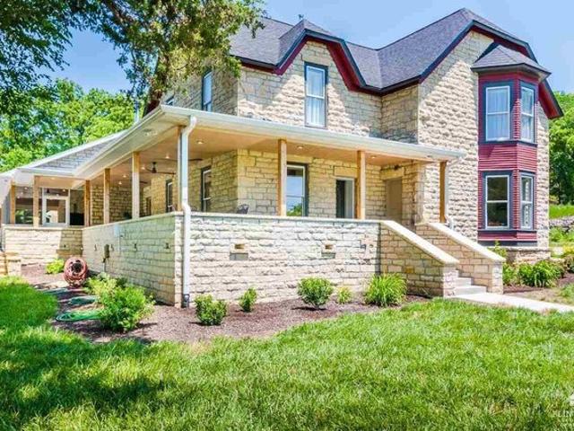 4300 Prairie Country Ln, Riley, KS 66531